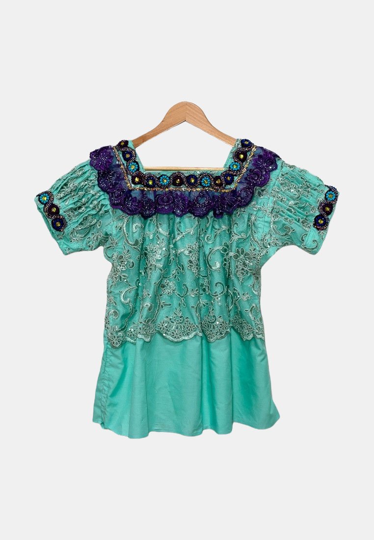 Blusa Quichelense, Blonda perlada en tono azul y cuello perlado, tela ...