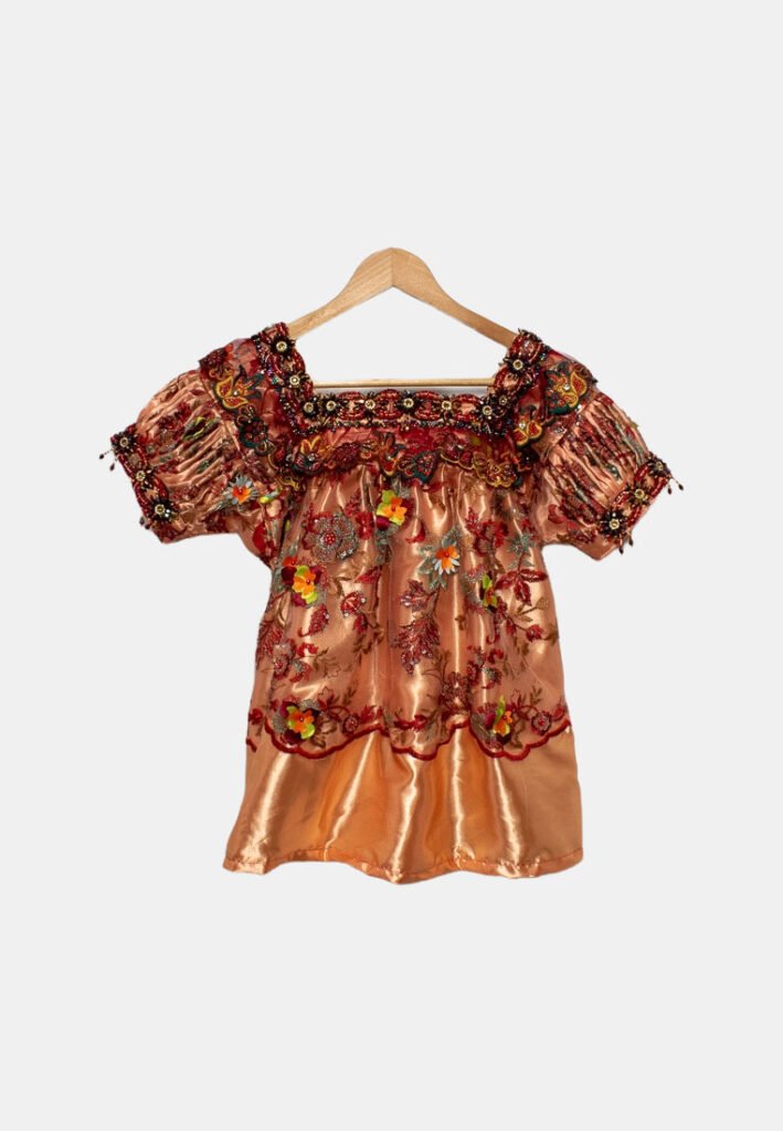 Blusa Quichelense, Blonda y cuello perlado en tonos ladrillo, tela de ...