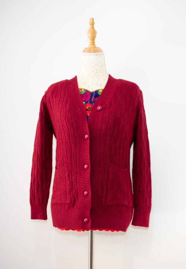 Suéter de Trencitas, Color Corinto en talla S | Mi Güipil